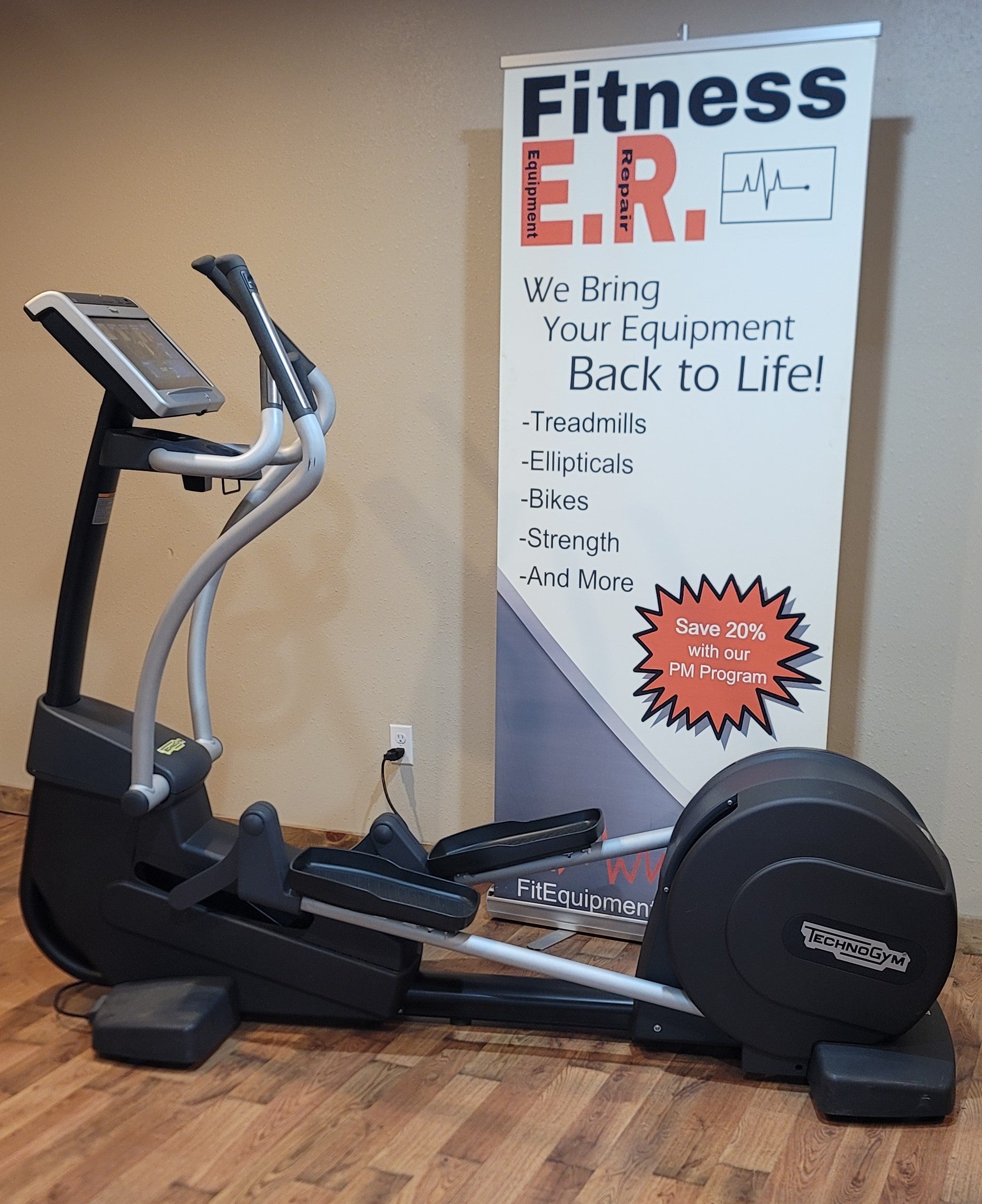 Technogym Synchro Excite 700 elliptical w/ VisioWeb – Colorado Cardio ...